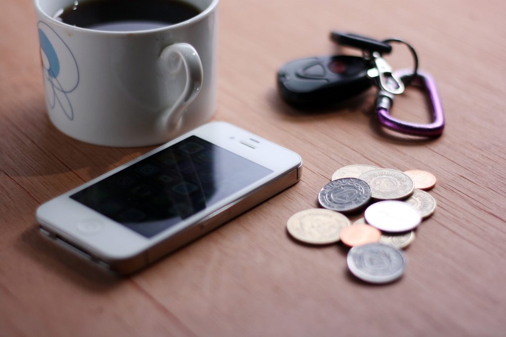 Geld per Handy an Freunde senden – Sven M. Köck